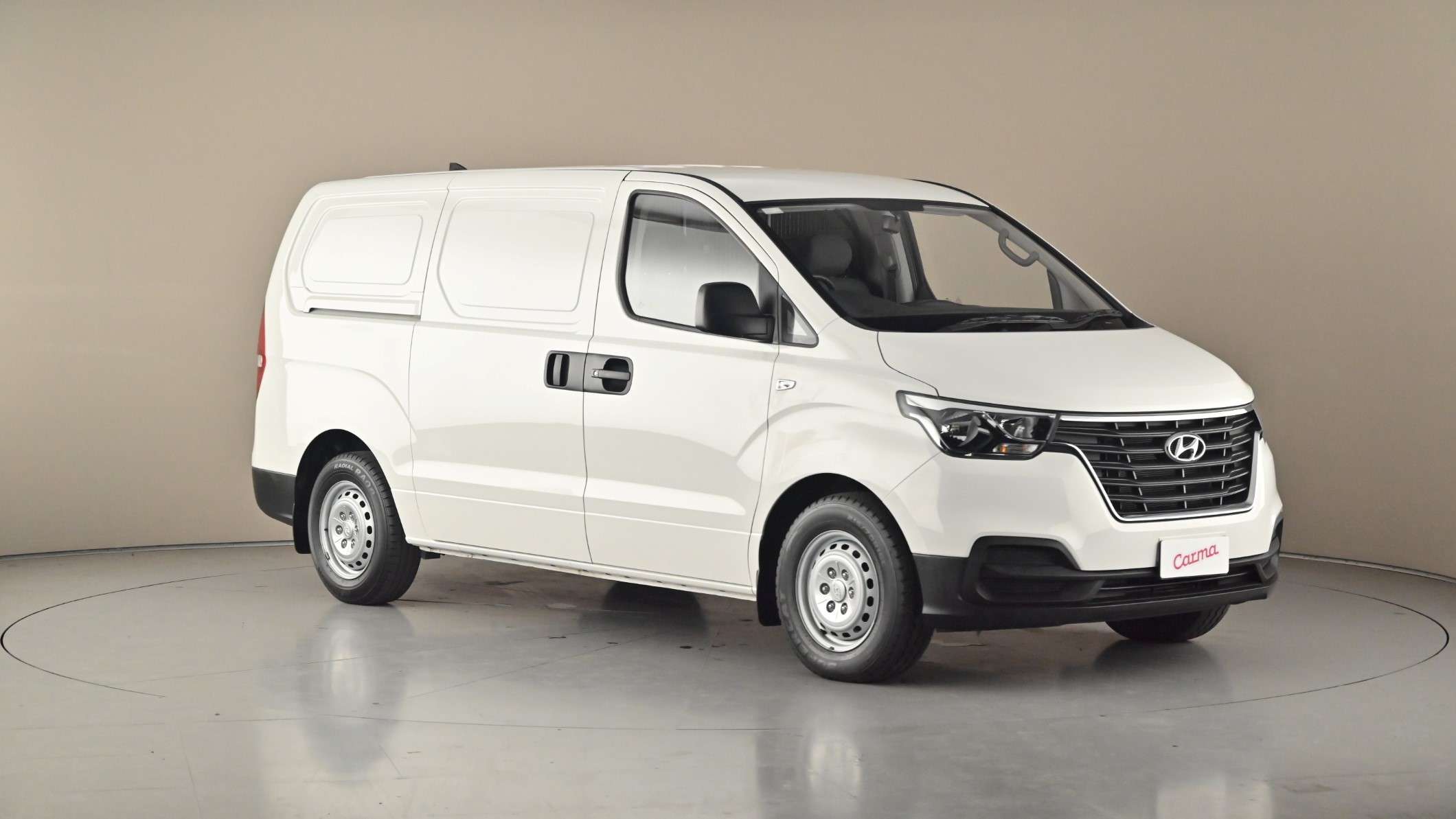 Carma | 2020 HYUNDAI ILOAD $40,990